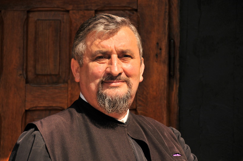 Despre Sfîntul Ardealului, cu un ucenic al lui: părintele profesor ...