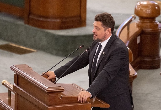 Baba și mitraliera - Claudiu Târziu