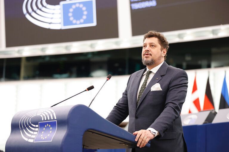 O Europă a națiunilor libere și demne - Claudiu Târziu